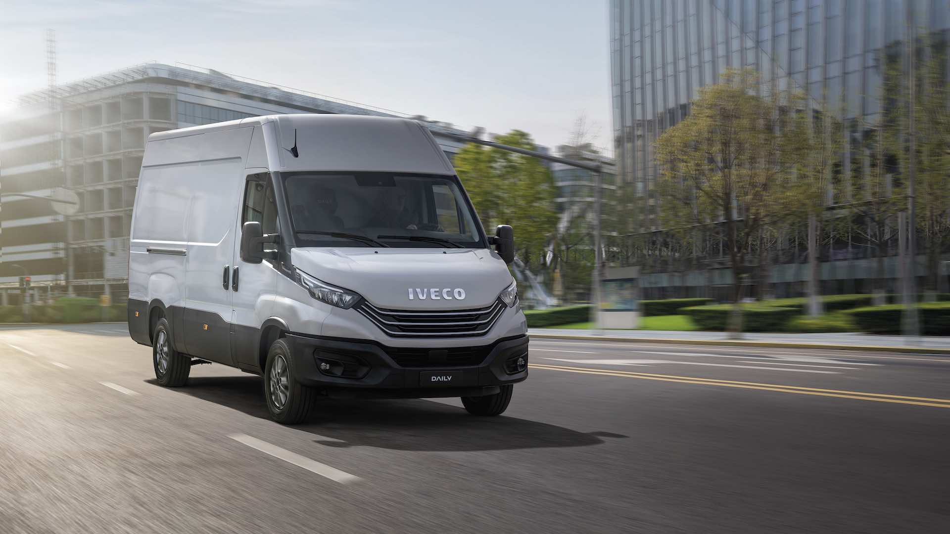 Come into the transport's world with IVECO and discover its vehicles ...